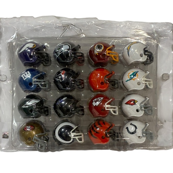 NFL | Toys | Riddell Nfl Logo Football Helmet Tracker Mini Pack Of 6 ...